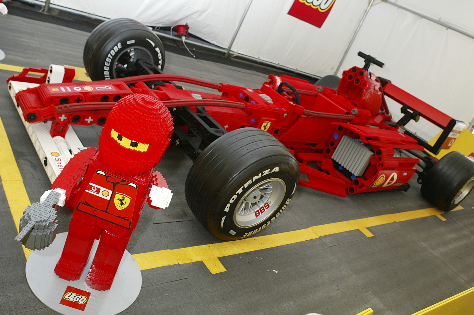 Why The Price Of A Lego Mclaren F1 Car Might Cause You To Baulk why-the-price-of-a-lego-mclaren-f1-car-might-cause-you-to-baulk