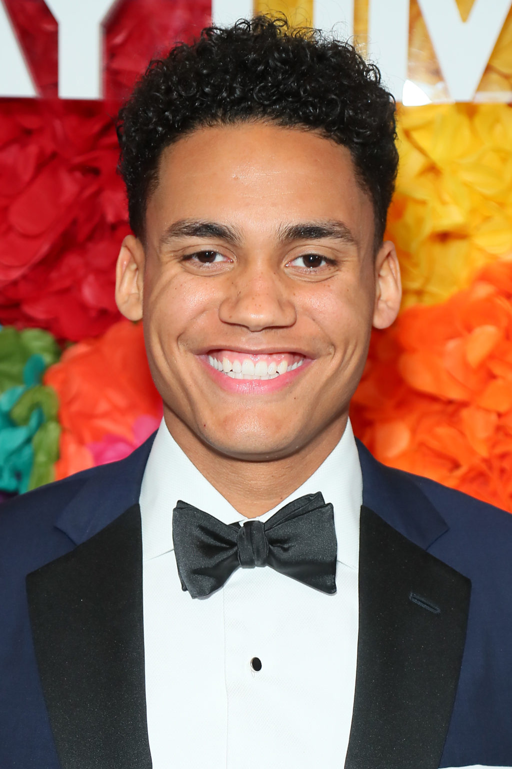 Conoce al actor que interpreta al hermano gemelo de Harper en la ...