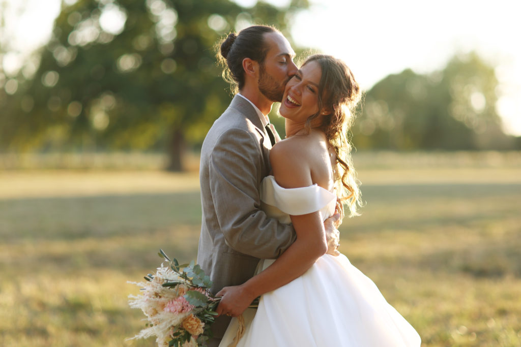 Creative Blurry Wedding Photos trend that's 'taken over the globe' is ...
