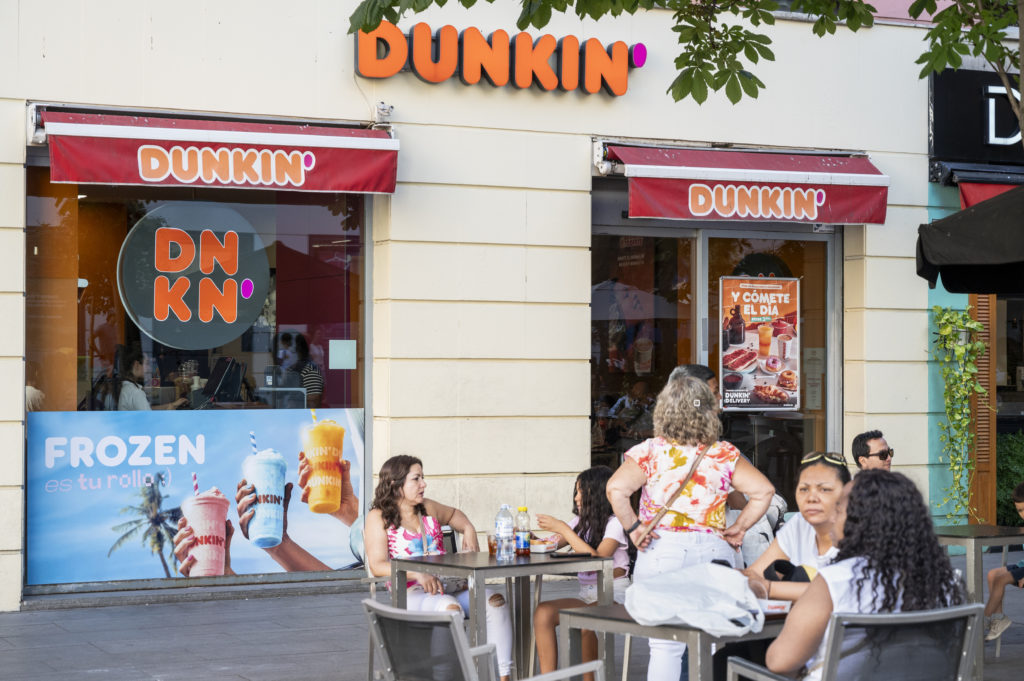 Viewers stunned after learning what Dunkin’ Donuts worker eats in a ...