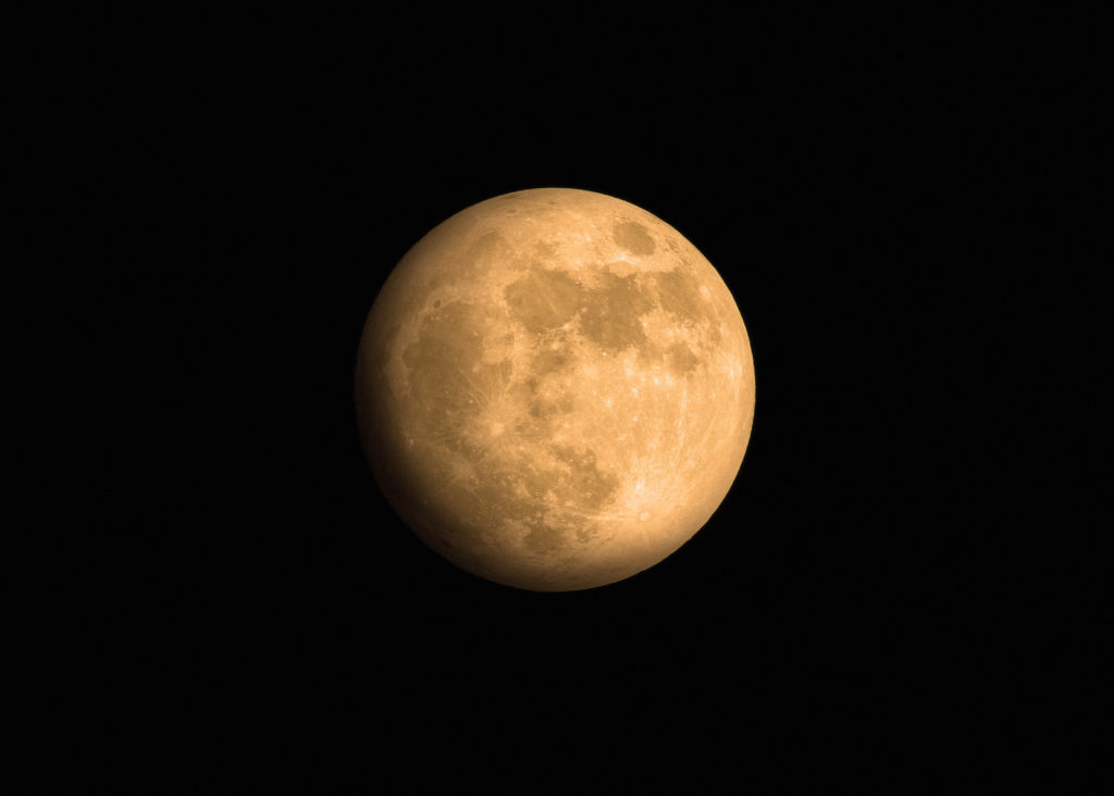 How to get the 'clearest image of the moon' using just an iPhone