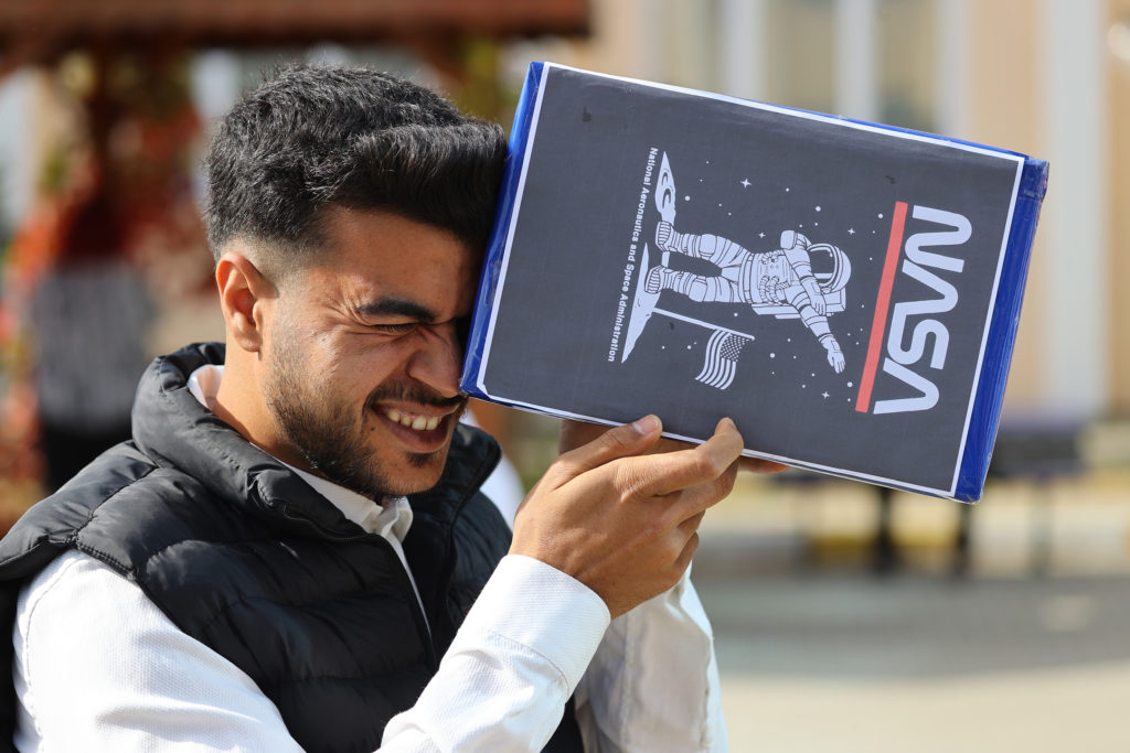 How to safely view the solar eclipse using a DIY pinhole projector and ...