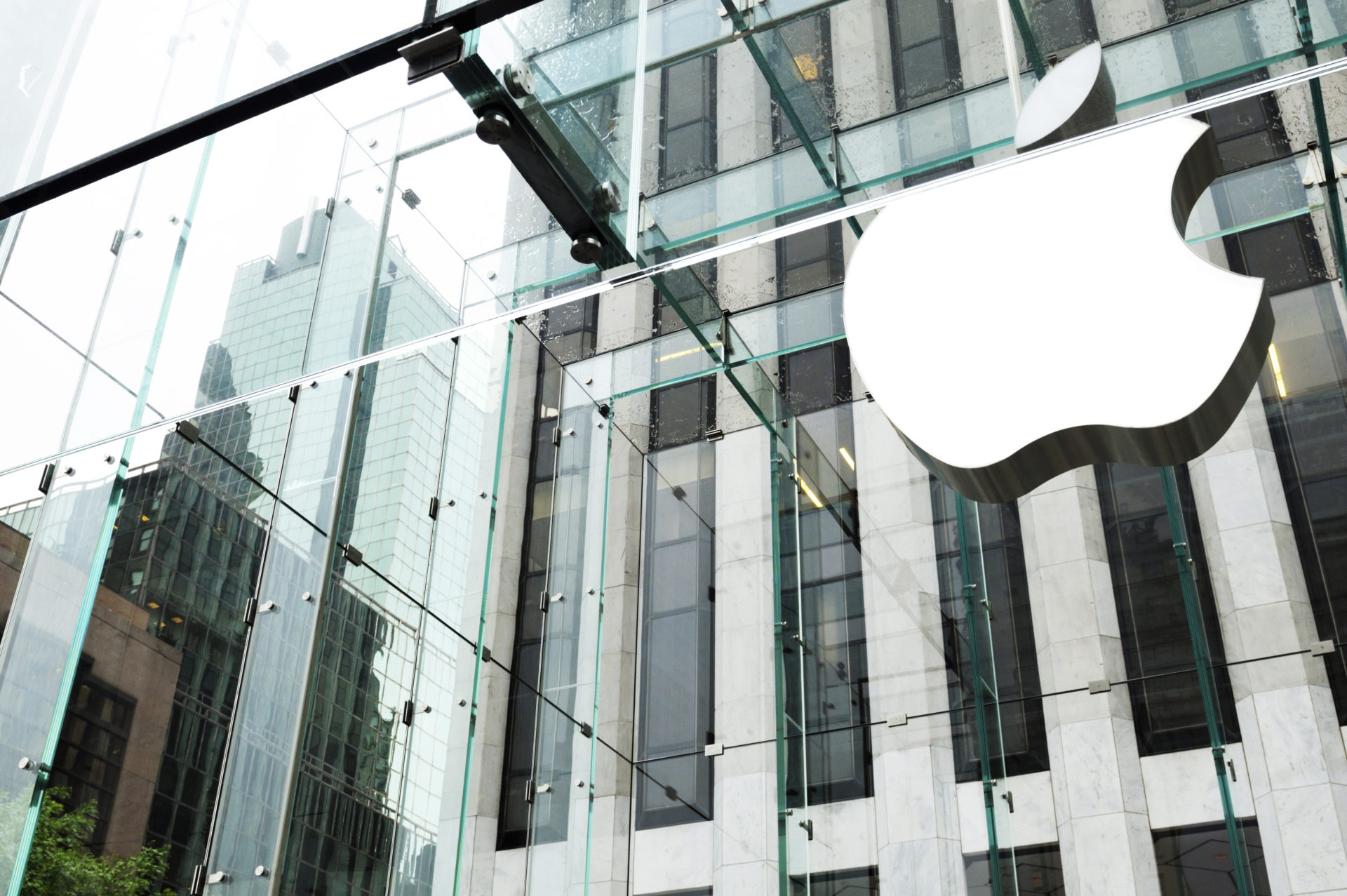 Customers annoyed by latest Apple release saying their technology is on ...