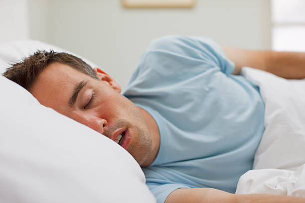 Doctor explains if sleeping on one side makes your face asymmetrical ...